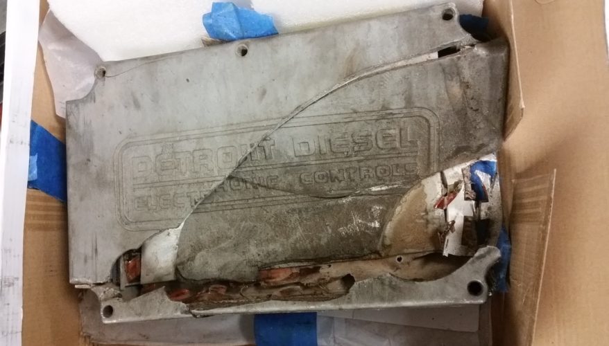 DDEC III and DDEC IV Case, service plate, and connector replacement ...